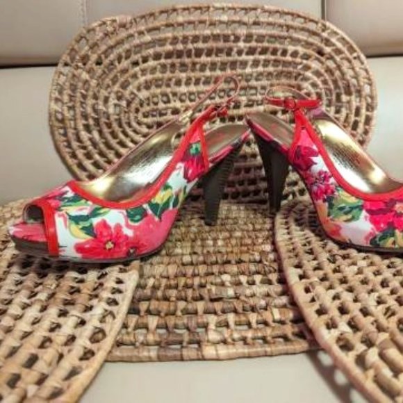 Candie's | Shoes | Candies Pink Flower Pattern Heels | Poshmark